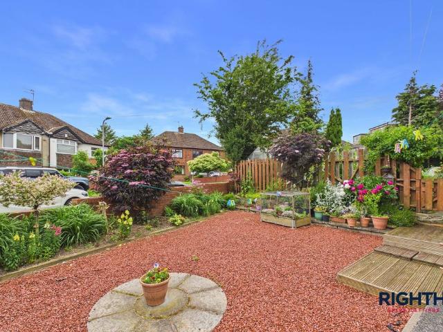 Hedge Way, Bradford BD8, 3 bed semi detached house to rent, £1,350 pcm | PrimeLocation