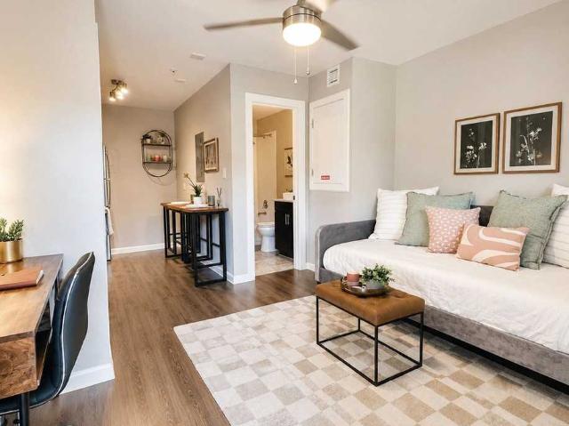 Hedge Apartments 1 Bedroom Apartment for Rent at 8300 N Interstate 35, Austin, TX 78753 Heritage Hills