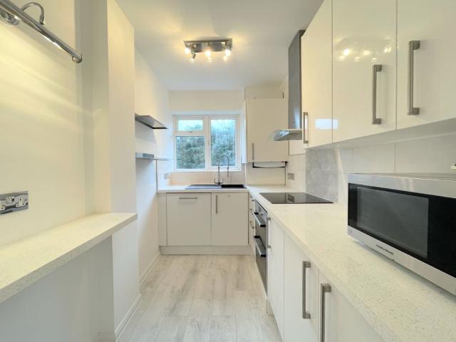Hedgemoor Court, Highams Park E4, 1 bed flat to rent, £1,500 pcm | PrimeLocation