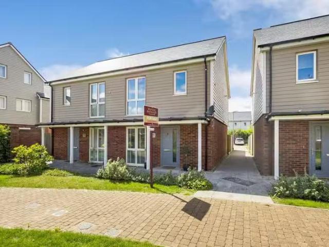 Hedgerow Lane, Tunbridge Wells 2 bed semi detached house £1.