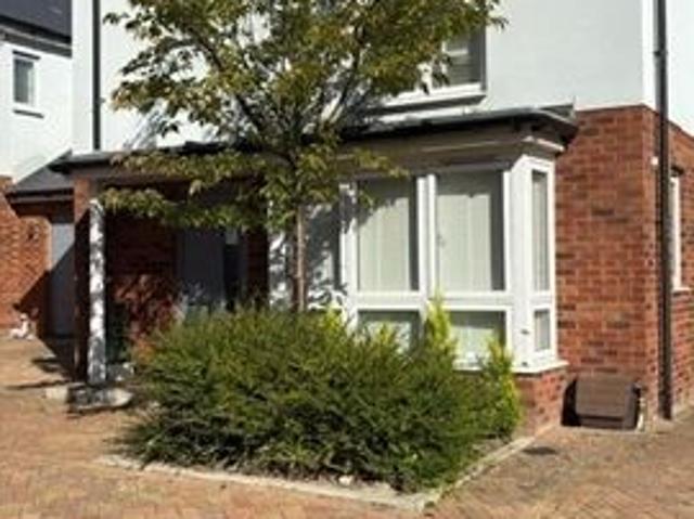 Hedgerow Lane, Tunbridge Wells TN2, 3 bed detached house to rent, £2,125 pcm | PrimeLocation