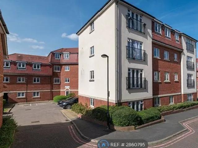 Hedgerows House, 51 Schoolgate Drive, London, SM4 5BG, United Kingdom | 2 bed house for rent #167222354 | Rentberry