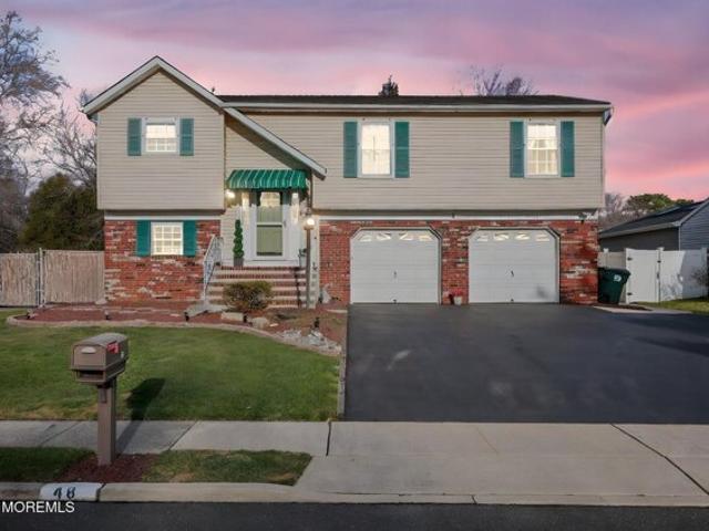 Hedgewood Rd, Howell, Home For Sale