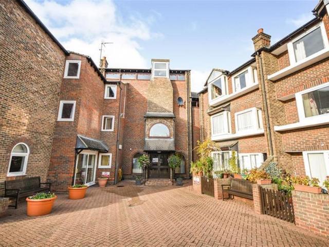 Hedingham Place, Halstead CO9, 1 bed flat to rent, £995 pcm | PrimeLocation