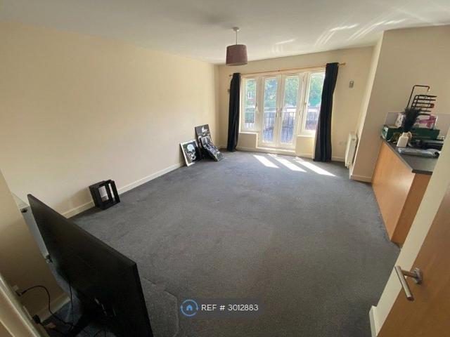 Hednesford, Cannock WS12, 2 bed flat to rent, £850 pcm | PrimeLocation