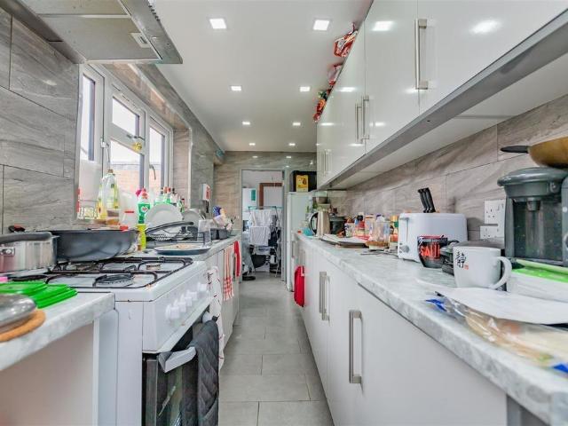 Heeley Road 5 bed house share to rent £3,185 pcm £735 pw