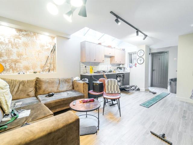 Heeley Road, Birmingham, West Midlands B29, 6 bed shared accommodation to rent, £780 pcm | PrimeLocation