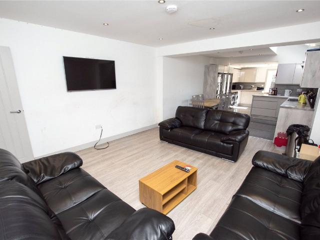 Heeley Road, Birmingham, West Midlands B29, 8 bed shared accommodation to rent, £567 pcm | PrimeLocation
