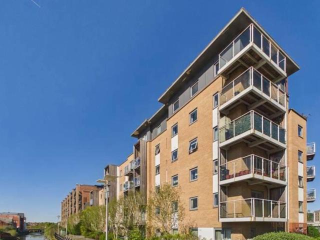 Heia Wharf, Hawkins Road, Colchester CO2, 1 bed flat to rent, £1,050 pcm | PrimeLocation