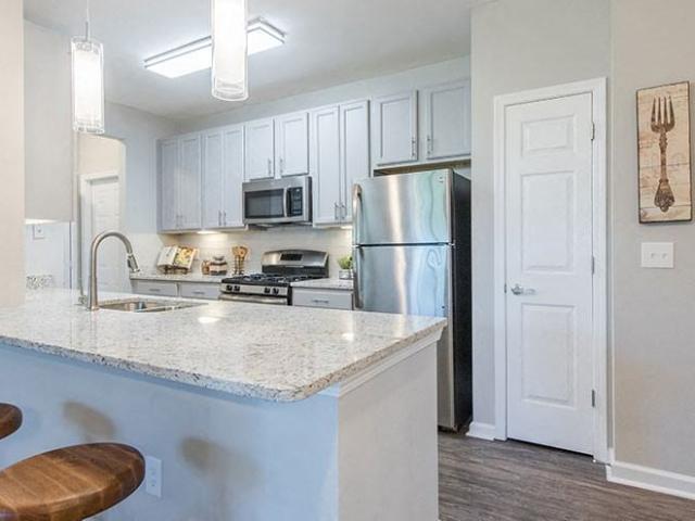 Heights of Kennesaw Apartments 3 Bedroom Apartment for Rent at 1950 Barrett Lakes Blvd Nw, Kennesaw, GA 30144