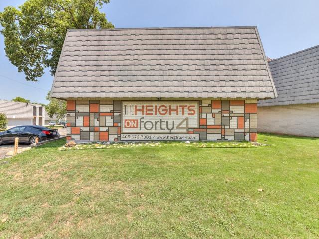 Heights On 44th 3 Bedroom Apartment for Rent at 3451 Se 44th St, Del City, OK 73135