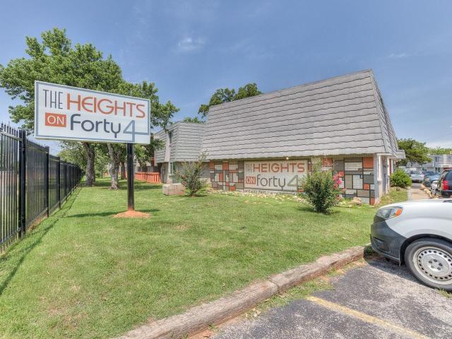 Heights On 44th 2 Bedroom Apartment for Rent at 3451 Se 44th St, Del City, OK 73135