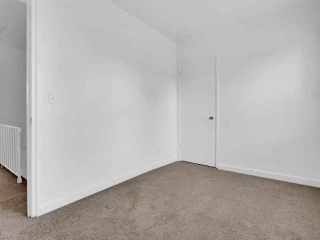 Heirlooms of Cincinnati 2 Bedroom Apartment for Rent at 1992 E Seymour Ave, Cincinnati, OH 45237 Roselawn