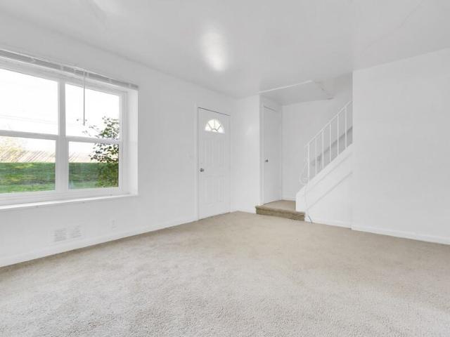 Heirlooms of Cincinnati 2 Bedroom Apartment for Rent at 1992 E Seymour Ave, Cincinnati, OH 45237 Roselawn