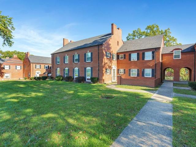 Heirlooms of Cincinnati 2 Bedroom Apartment for Rent at 1992 E Seymour Ave, Cincinnati, OH 45237 Roselawn