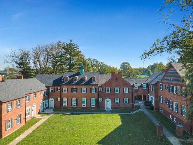 Heirlooms of Cincinnati 2 Bedroom Apartment for Rent at 1992 E Seymour Ave, Cincinnati, OH 45237 Roselawn