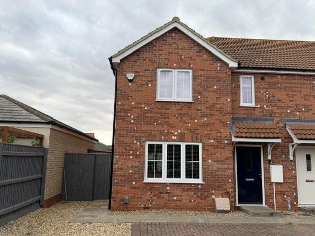 Helvellyn Way, Scartho, Grimsby DN33, 3 bed terraced house to rent, £950 pcm | PrimeLocation