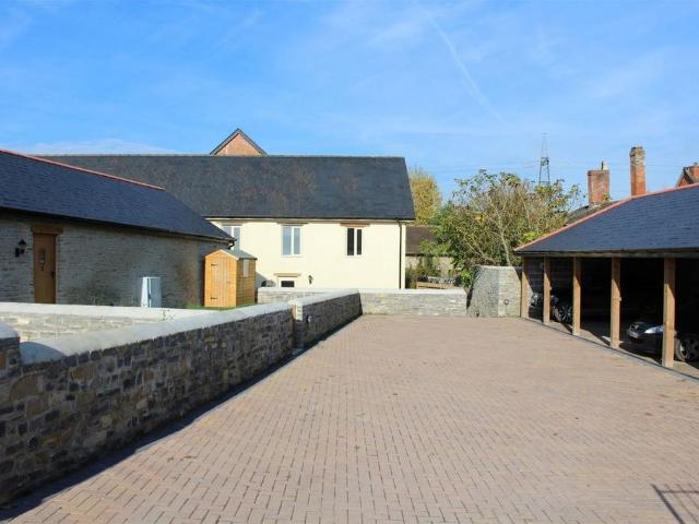 Hele Manor Barns, Taunton, TA4 3 bed mews to rent £1,230 pcm £284 pw