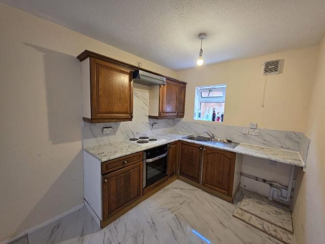 Helens Court, Trowbridge BA14, 1 bed flat to rent, £800 pcm | PrimeLocation