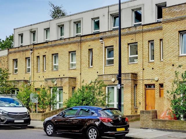Helion Court, London E14 1 bed apartment to rent £1,863 pcm £430 pw