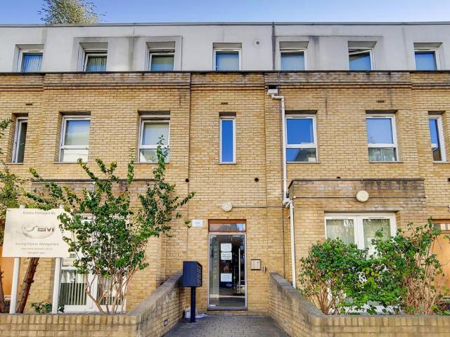 Helion Court, London E14 3 bed apartment to rent £3,250 pcm £750 pw