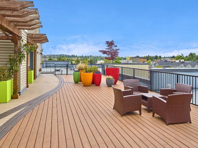 Helix Ellipse Studio Apartment for Rent at 4751 12th Ave Ne, Seattle, WA 98105 University District