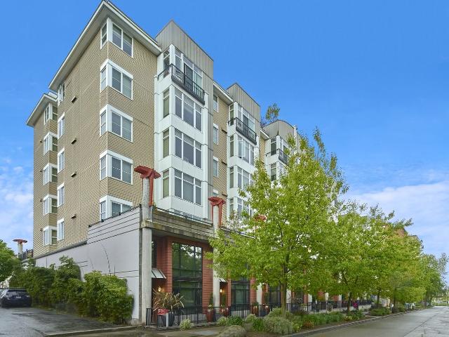 Helix Ellipse Studio Apartment for Rent at 4751 12th Ave Ne, Seattle, WA 98105 University District