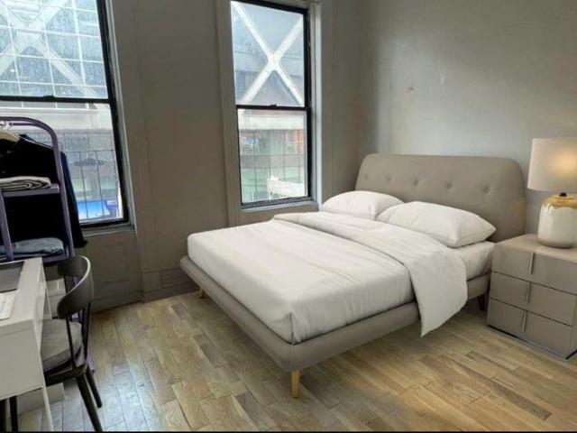 Hell's Kitchen apt