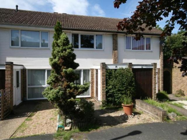 Helmsdale, Woking GU21 2 bed terraced house to rent £1,675 pcm £387 pw