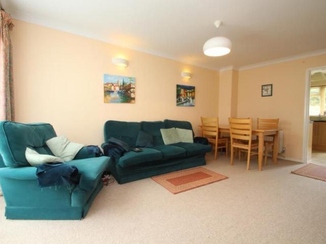 Helmsdale, Woking 2 bedrooms Property for lettings Seymours