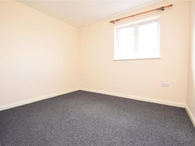Helmsley Court, Middleton, Leeds, West Yorkshire, LS10