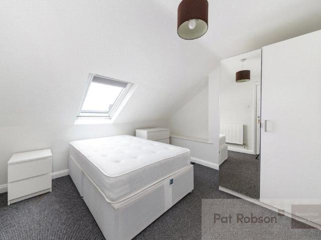 Helmsley Road Room 5, Sandyford, Newcastle Upon Tyne NE2, Room to rent, £500 pcm | PrimeLocation