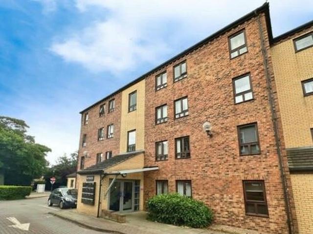 Hepworth, Wakefield WF1, 2 bed flat to rent, £800 pcm | PrimeLocation