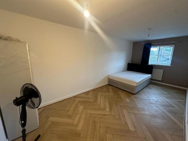 Hepworth Court, Stevenage SG2, Room to rent, £650 pcm | PrimeLocation