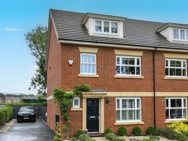 Hepworth Gardens, Wakefield, 4 Bedroom Semi detached