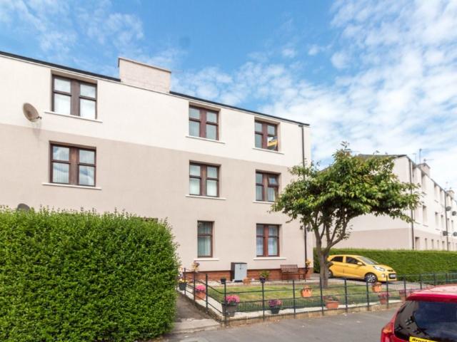 Hepburn Street, Coldside, Dundee DD3, 2 bed flat to rent, £700 pcm | PrimeLocation