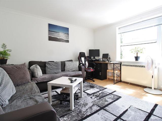 Hepple Close, Isleworth TW7, 1 bed flat to rent, £1,500 pcm | PrimeLocation