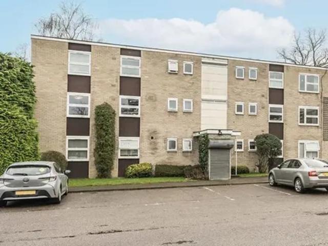 Hepple Close, London, TW7 6AY, United Kingdom | 3 bed apartment for rent #139069246 | Rentberry