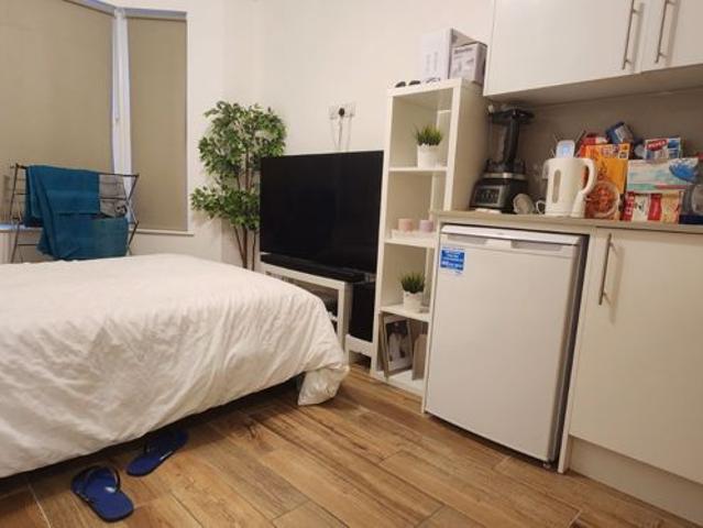 Hertford Road, Enfield EN3, Property to rent, £900 pcm | PrimeLocation