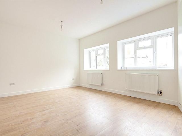 Hertford Road, Enfield EN3, 1 bed flat to rent, £1,600 pcm | PrimeLocation