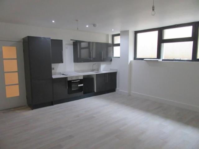 Hertford Road, Enfield EN3, 2 bed flat to rent, £1,750 pcm | PrimeLocation