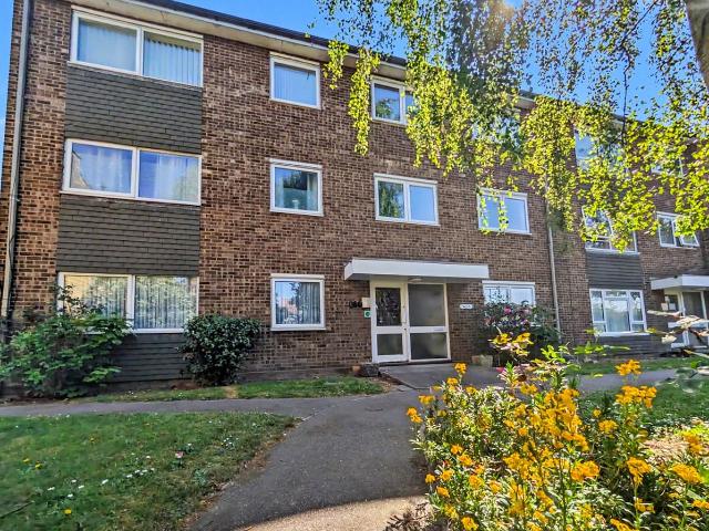 Hertford Road, Enfield EN3, 2 bed flat to rent, £1,795 pcm | PrimeLocation