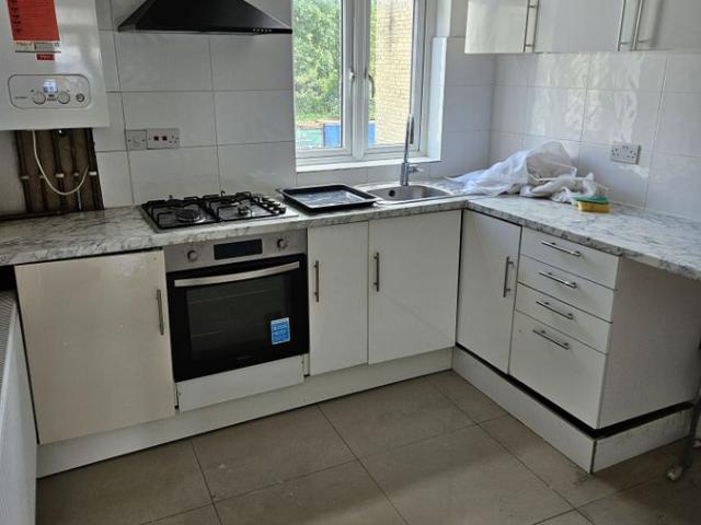 Hertford Road, Enfield EN3, 2 bed flat to rent, £1,800 pcm | PrimeLocation