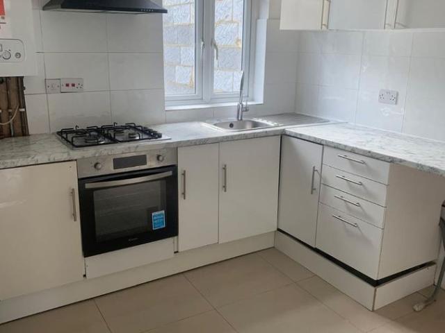 Hertford Road, Enfield EN3, 2 bed flat to rent, £1,800 pcm | PrimeLocation