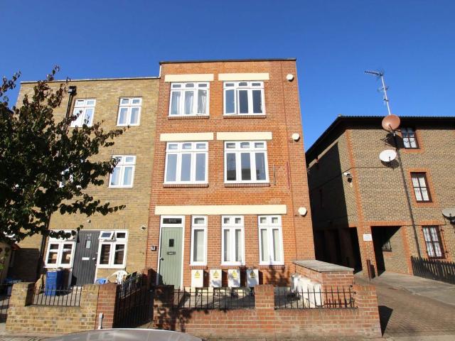 Hertford Road, Haggerston N1, 2 bed flat to rent, £2,600 pcm | PrimeLocation