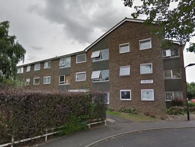 Hertford Road, London, 3 Bedroom Flat
