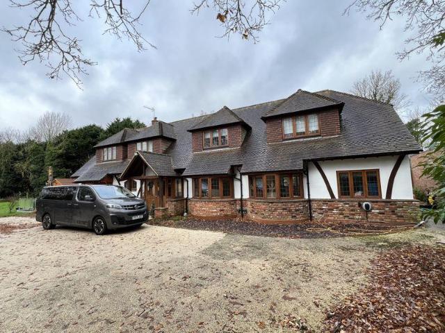 Hertford SG14 5 bed property to rent £4,999 pcm £1,154 pw
