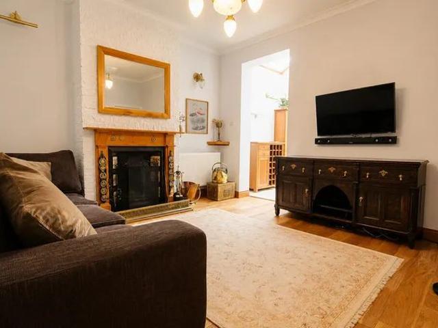 Hertford Street, Cambridge £2,600 pcm ⓘ The monthly or weekly payment required by the landlord. Read our glossary page, 3 bedrooms, mid terrace house, to let * Tenant info