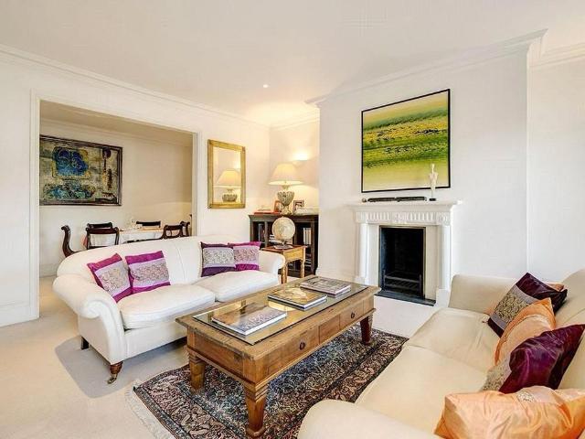 Hertford Street, Mayfair W1J 2 bed apartment to rent £5,958 pcm £1,375 pw