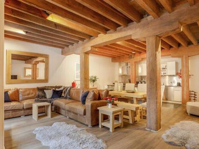 Hertsmere Road, London, 3 Bedroom Flat